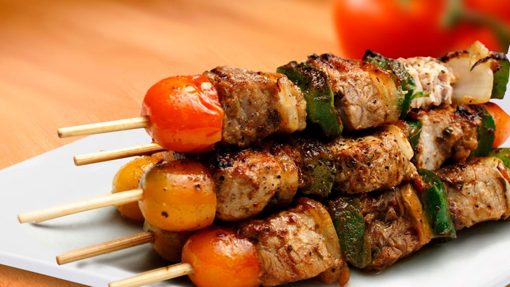 Pinchos de Res y Chimichurri - HV Emocionalmente Saludable